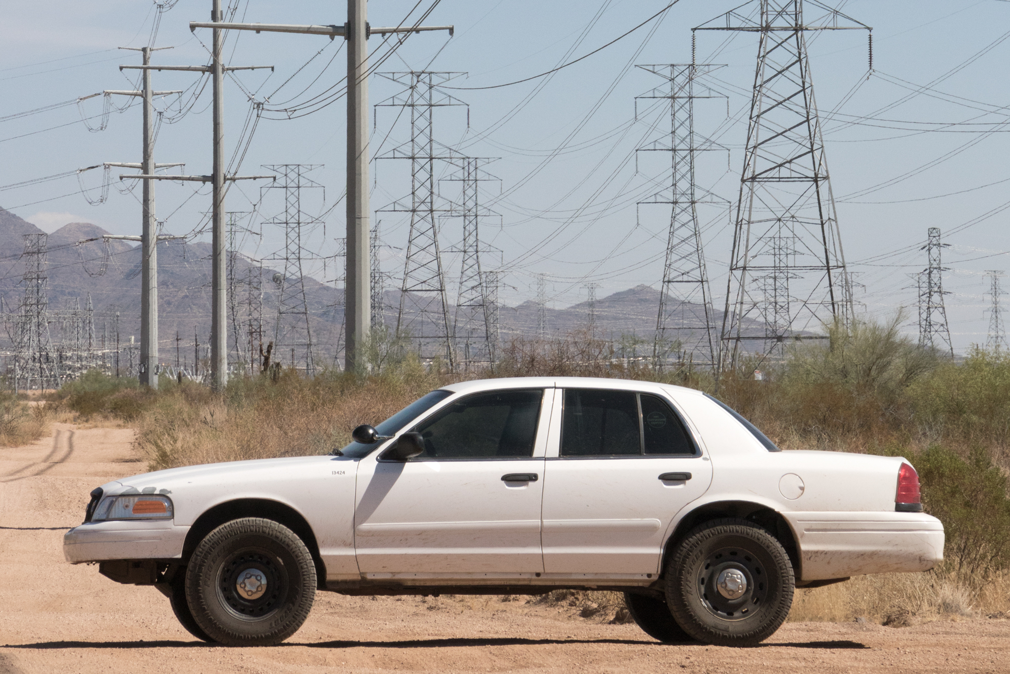 2007 Lifted "Off-Road" Crown Victoria Pt.3 Piecing It Together | GenHO